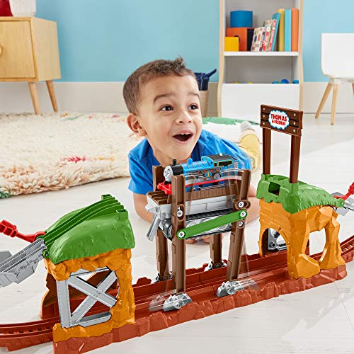 Thomas & Friends Walking Bridge train set, playset with motorized train for preschoolers ages 3 and older