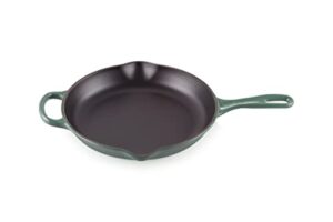 le creuset enameled cast iron signature iron handle skillet, 10.25" (1-3/4 qt.), artichaut