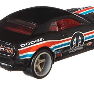 Hot Wheels 18 Dodge Challenger Vehicle