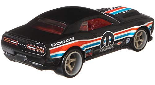 Hot Wheels 18 Dodge Challenger Vehicle