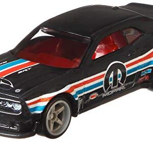 Hot Wheels 18 Dodge Challenger Vehicle