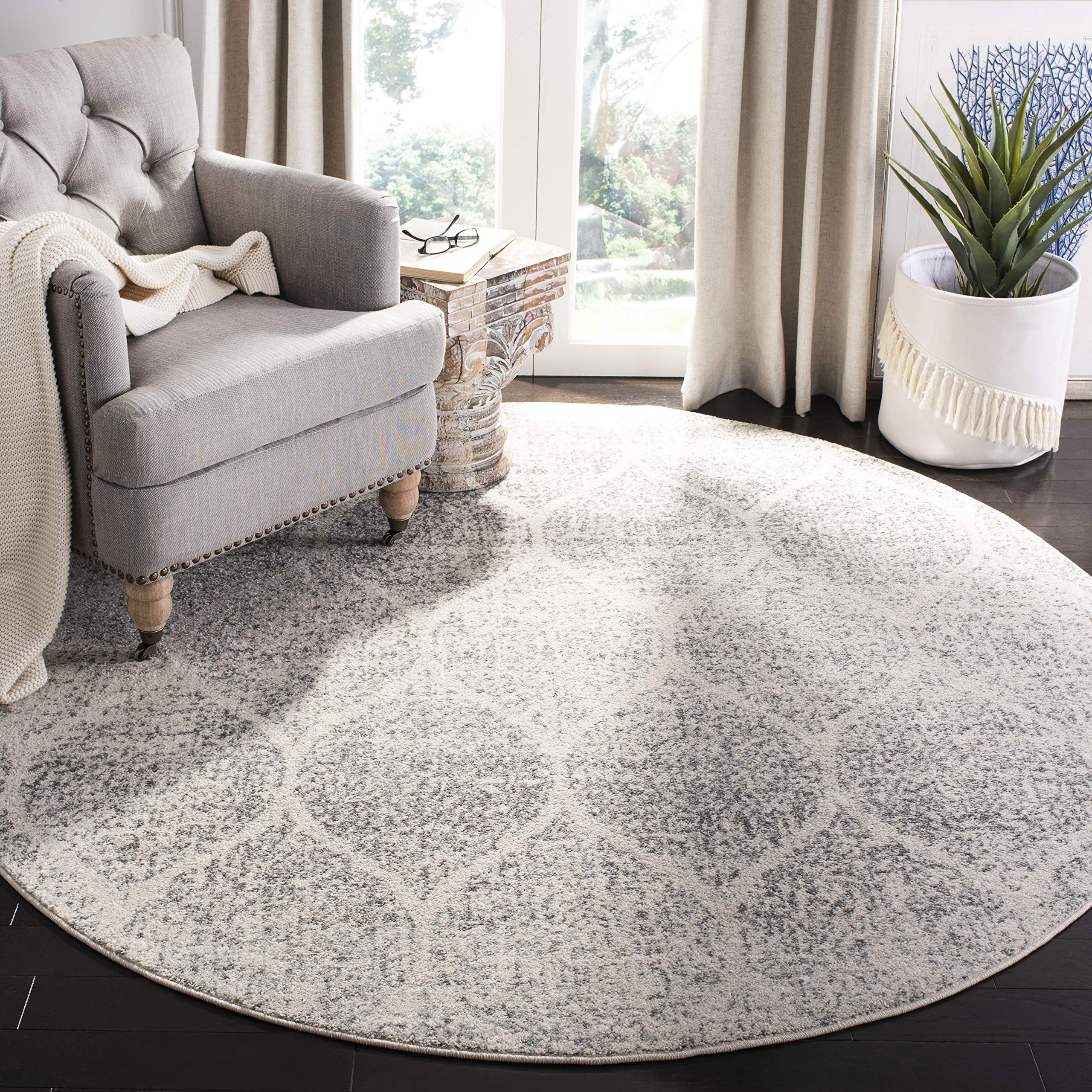 SAFAVIEH Madison Collection 4' Round Ivory / Silver MAD604B Glam Ogee Trellis Distressed Non-Shedding Dining Room Entryway Foyer Living Room Bedroom Area Rug