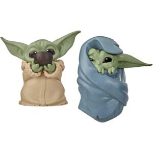 STAR WARS The Bounty Collection The Child Collectible Toys 2.2-Inch The Mandalorian “Baby Yoda” Sipping Soup, Blanket-Wrapped Figure 2-Pack