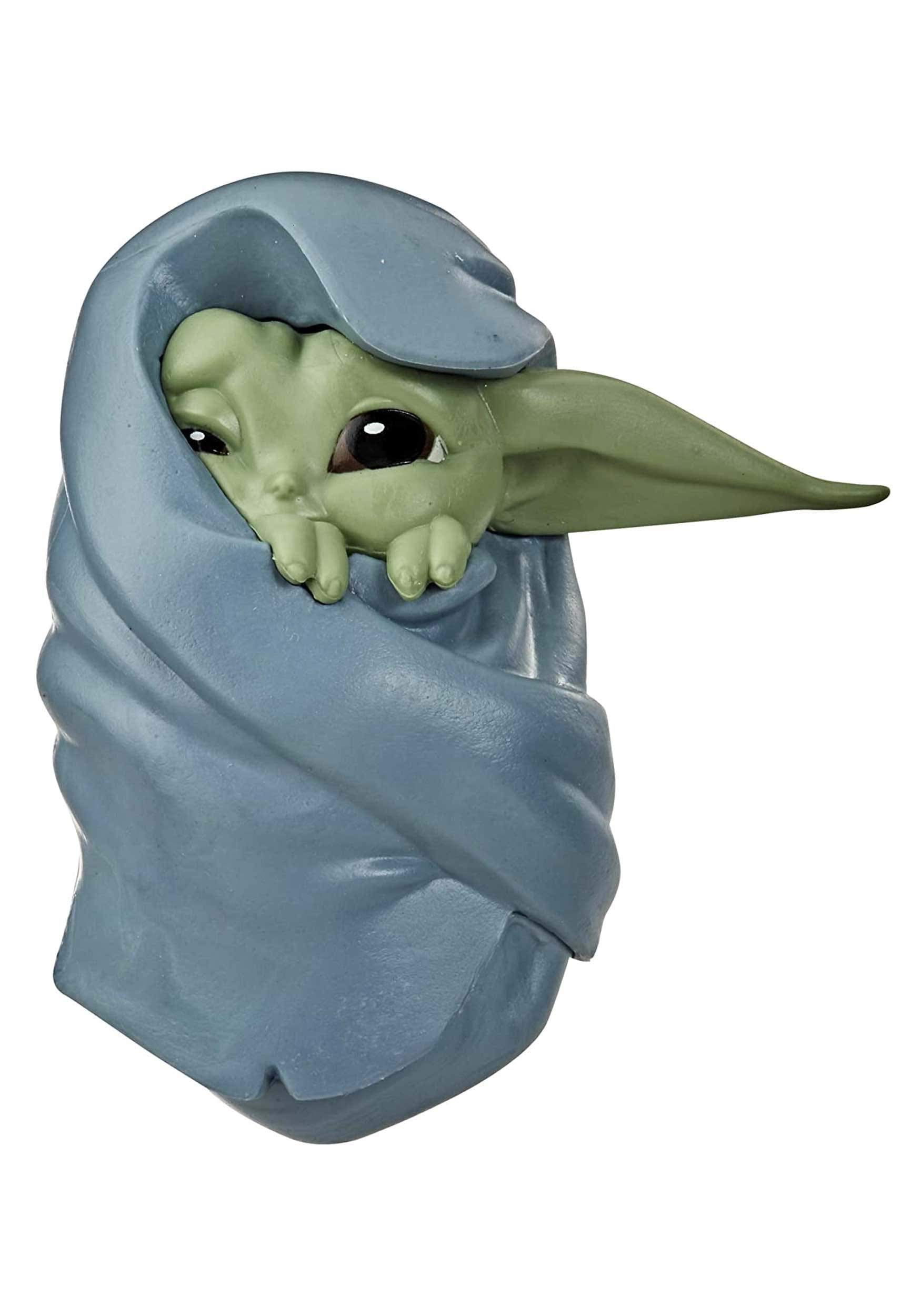 STAR WARS The Bounty Collection The Child Collectible Toys 2.2-Inch The Mandalorian “Baby Yoda” Sipping Soup, Blanket-Wrapped Figure 2-Pack