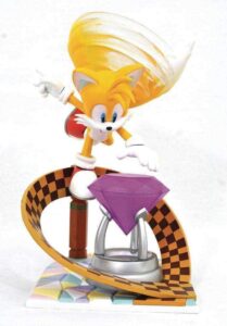 diamond select sonic gallery tails pvc statue