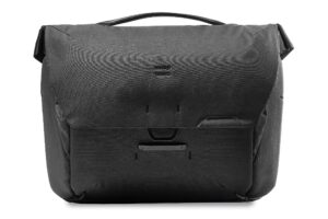 peak design everyday messenger v2 13l black, travel or photo carry with laptop sleeve (bedm-13-bk-2)