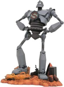 diamond select toys the iron giant gallery: superhero pvc figure, multicolor, 10 inches