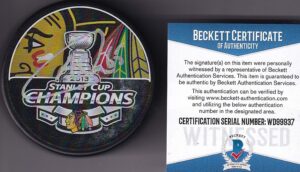 beckett - bas andrew shaw autographed signed 2013 chicago blackhawks stanley cup champions official licensed puck