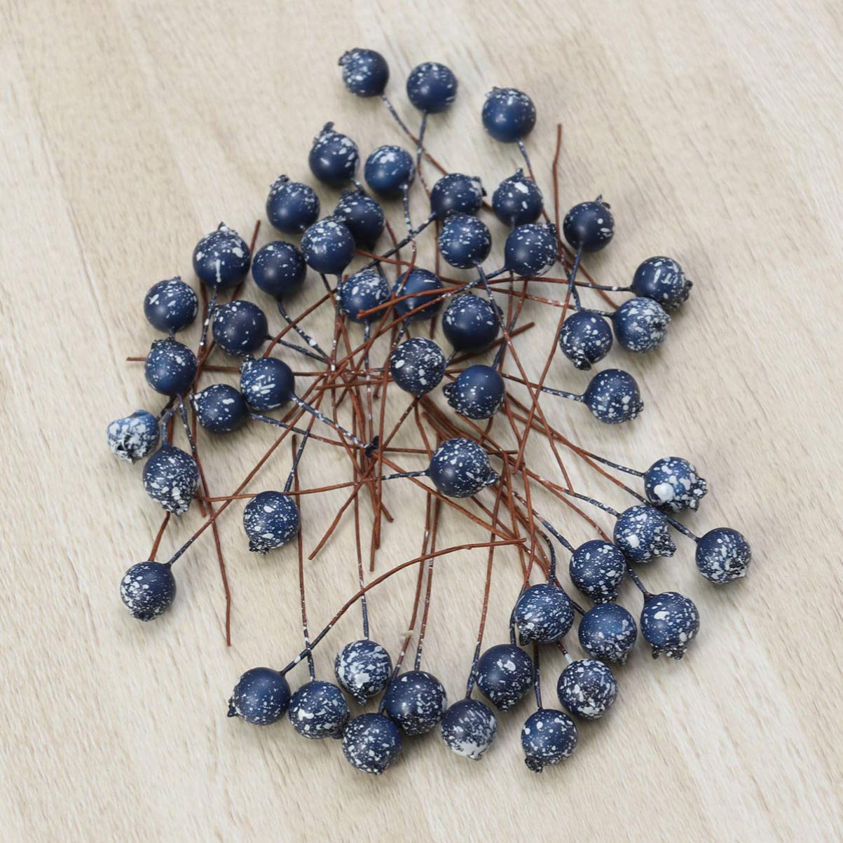 Healifty Christmas Berry Pick 50pcs Christmas Artificial Berries Stems Blue Holly Floral Picks for DIY Crafts Christmas Flower Arrangement Wreaths Holiday Decor Christmas Artificial Berry