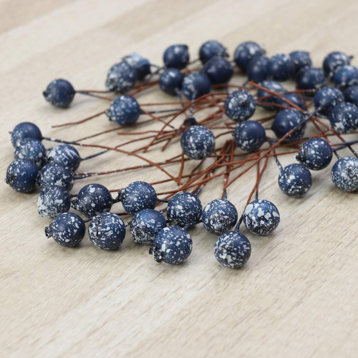 Healifty Christmas Berry Pick 50pcs Christmas Artificial Berries Stems Blue Holly Floral Picks for DIY Crafts Christmas Flower Arrangement Wreaths Holiday Decor Christmas Artificial Berry