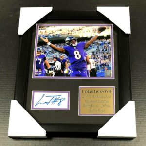 LAMAR JACKSON BALTIMORE RAVENS Facsimile Autographed REPRINT Framed 8x10 Photo