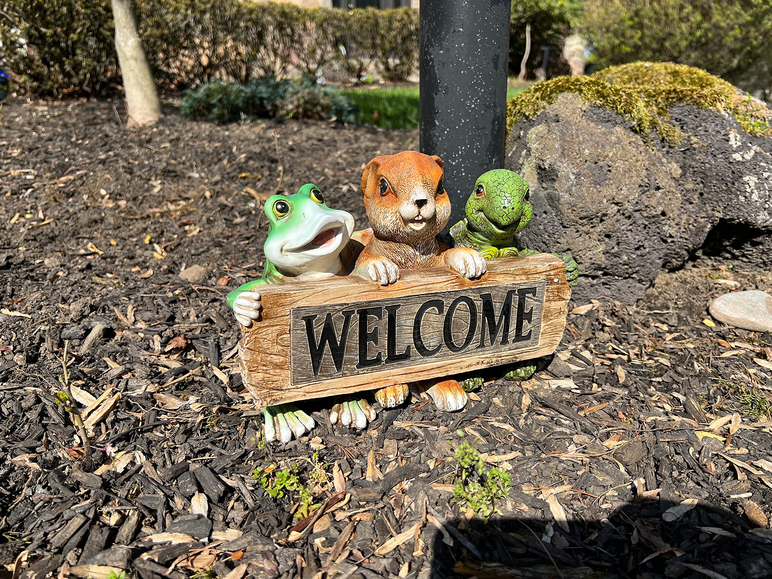 VP Home Backyard Friends Welcome Sign Frog Rabbit Turtle Solar Powered LED Outdoor Decor Garden Light Welcome gnome Statues Outdoor gnome decor Funny Figurine Decor for Outside Patio, Yard, Lawn