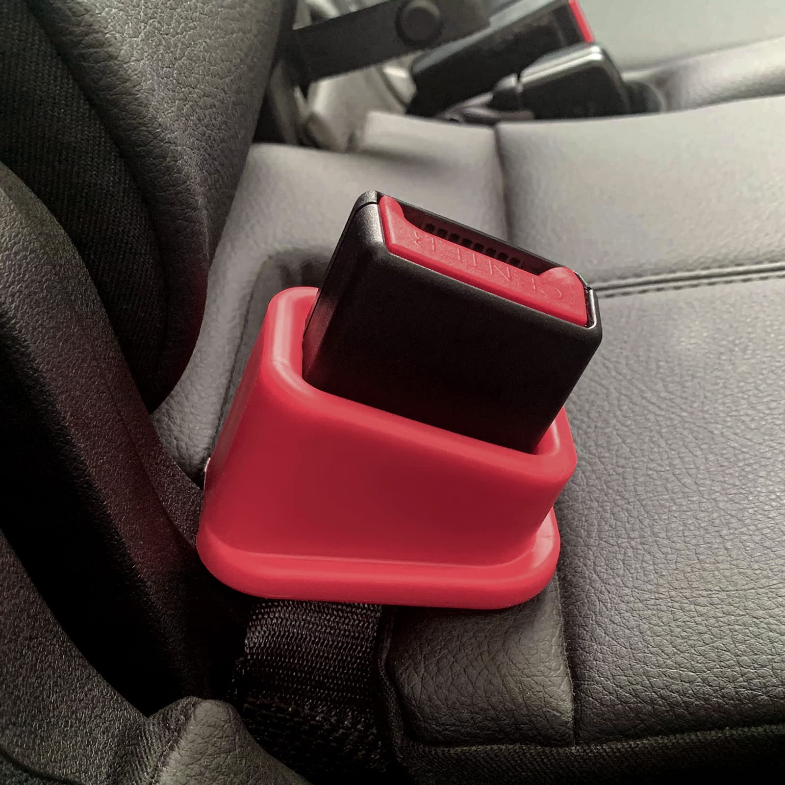 G Ganen 2-Pack Buckle Holder Compatible with Baby Seat - Keep Buckle in Upright Position and Makes Buckling Easier (Red, Regular)