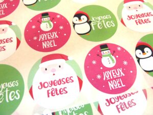 pack of 30 joyeuses fêtes joyeux noël french christmas greeting stickers, colourful self-stick labels for cards, envelopes, craft, decoration