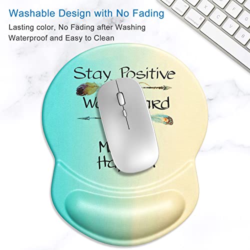 ITNRSIIET Ergonomic Mouse Pad with Gel Wrist Rest Support, Stay Positive Work Hard and Make It Happen Arrow Print Inspirational Quote Mouse Pad, Non-Slip PU Base for Computer, Laptop, Home, Office