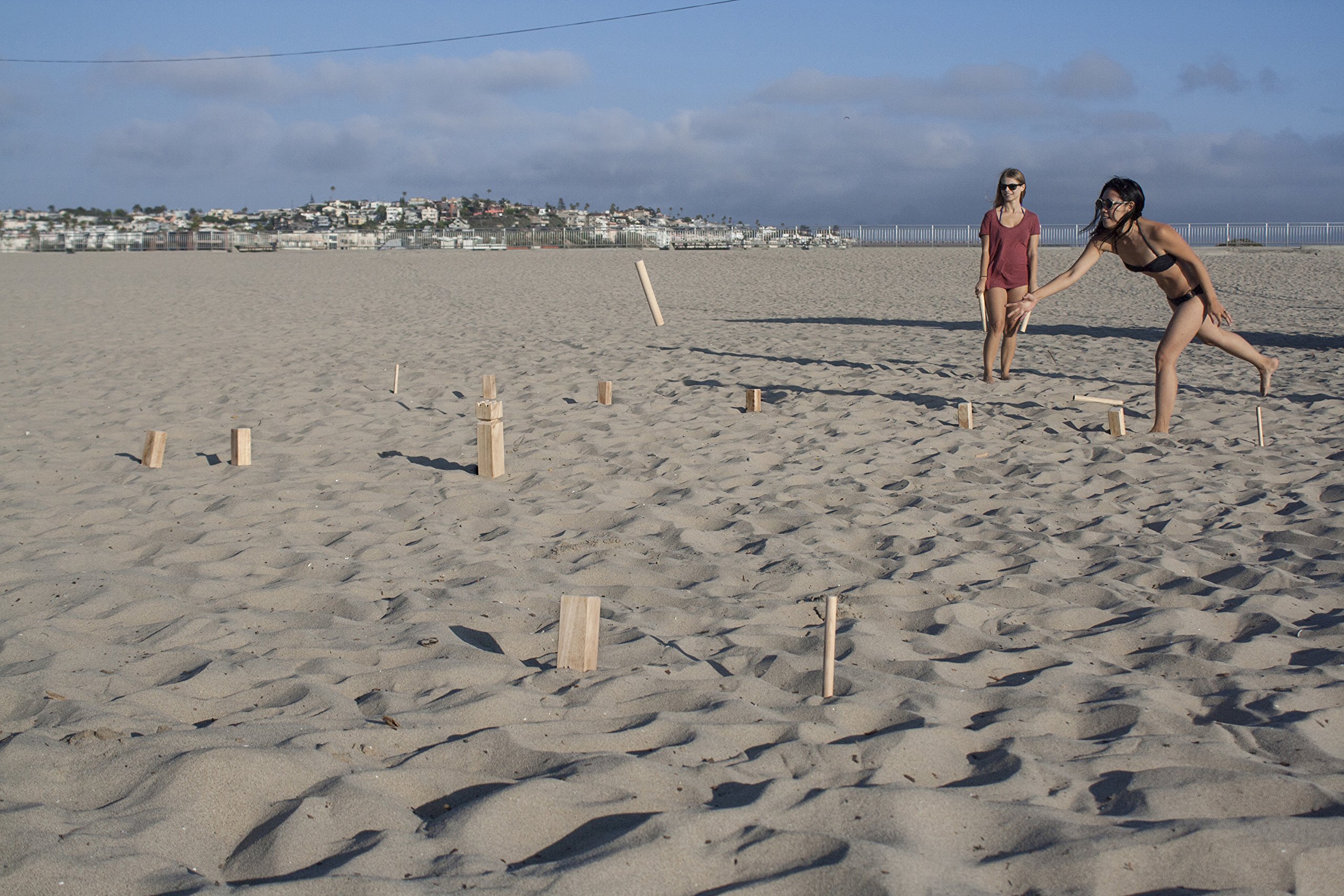 Yard Games Kubb Regulation Size Outdoor Tossing Game with Carrying Case, Instructions, and Boundary Markers