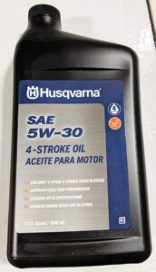 husqvarna 32-oz 4-cycle 5w-30 snow blower engine oil 593153503