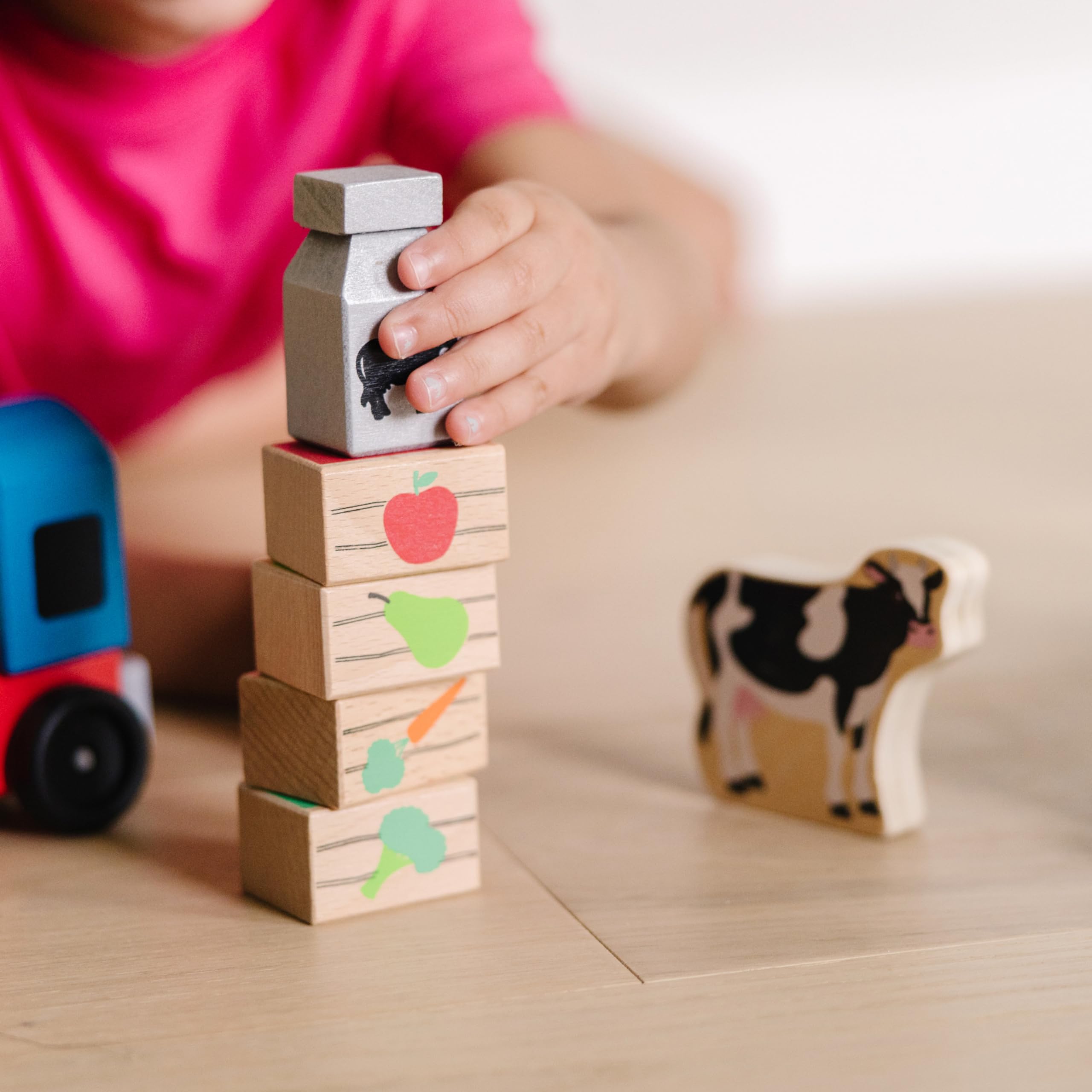 Melissa & Doug Wooden Farm Train Set - Classic Wooden Toy (3 linking cars)