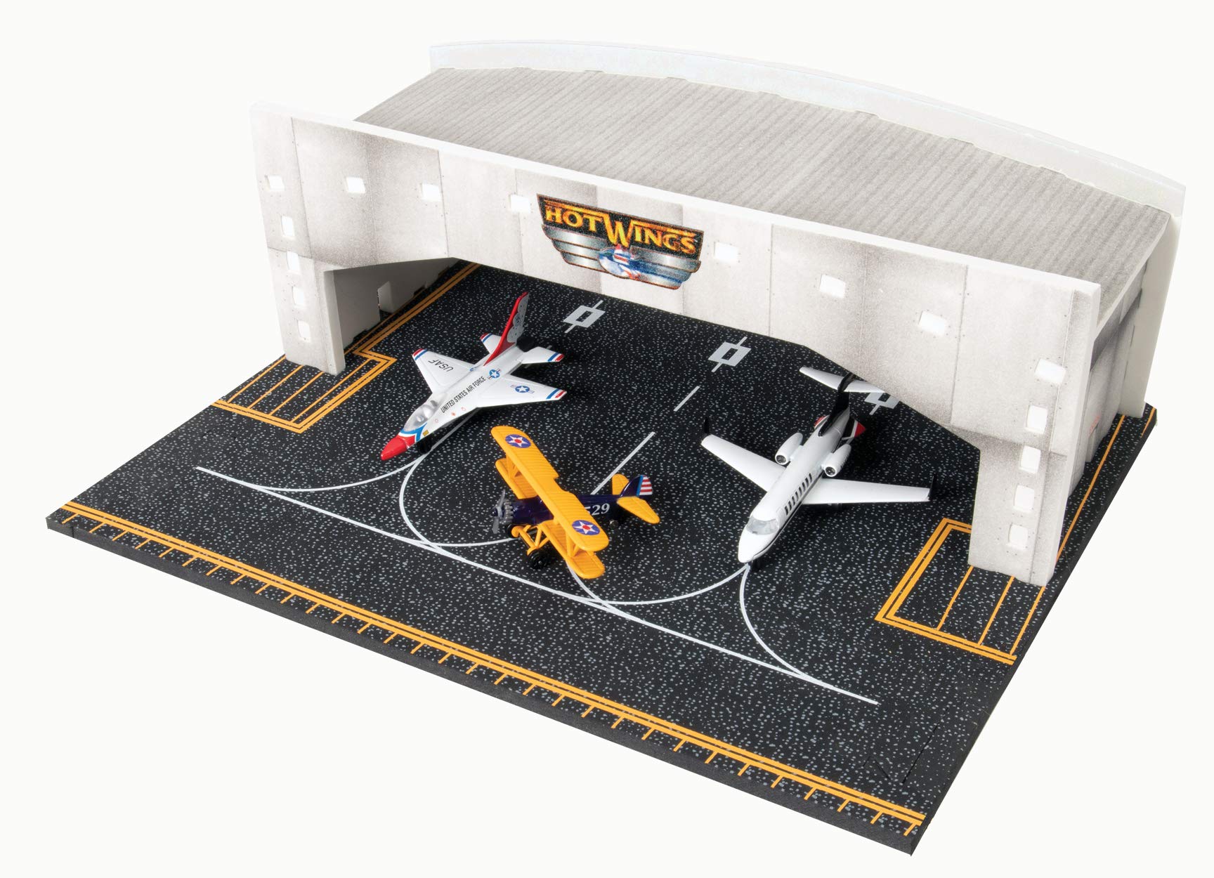 Hot Wings Hangar with Connectible Runway