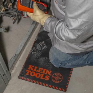 Klein Tools 60136 Kneeling Pads, Adult Men's Large Soft Thick Closed Cell Soft Foam Professional Tradesman Pro Pads with Handle