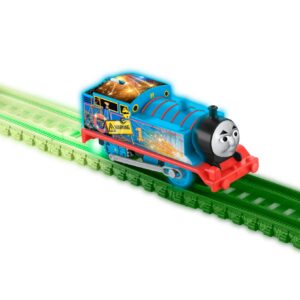 Thomas & Friends Trackmaster Hyper Glow Night Delivery Track Set with Hyper Glow Thomas Motorized Train Engine