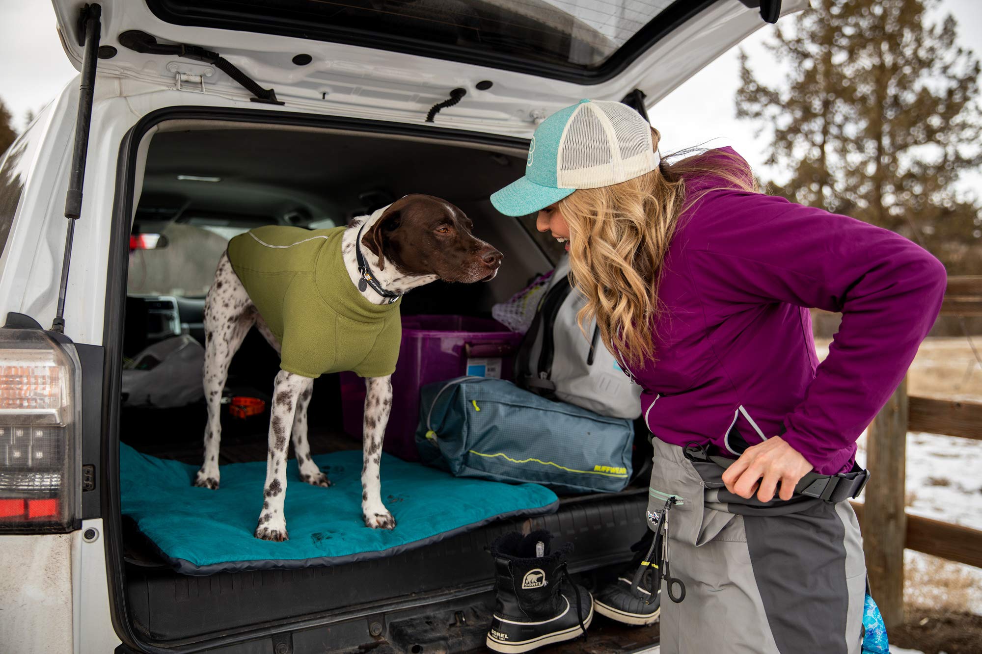 Ruffwear, Mt. Bachelor Pad Portable Dog Bed for Camping, Travel, and Everyday, Tumalo Teal, Medium