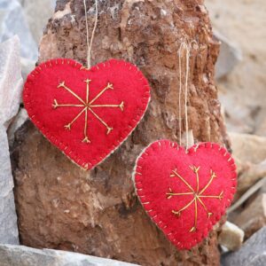 De Kulture Handmade Premium Wool Felt Snowflake Heart Eco Friendly Needle Felted Christmas Xmas Tree Decoration Stuffed Ornament for Home Office Party Holiday Décor, (Set of 2)