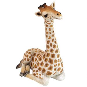 design toscano zari the resting giraffe statue: medium