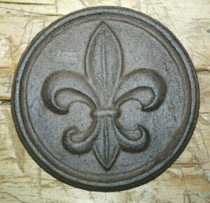 cast iron fleur de lis plaque finial garden sign home wall decor rustic brown