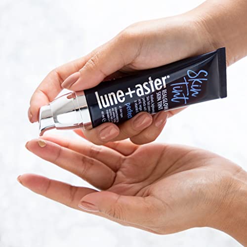 Lune+Aster RealGlow® Skin Tint - This light-diffusing Skin Tint covers and perfects with ultra-lightweight, customizable sheer to medium coverage for a naturally radiant look - Light Bisque