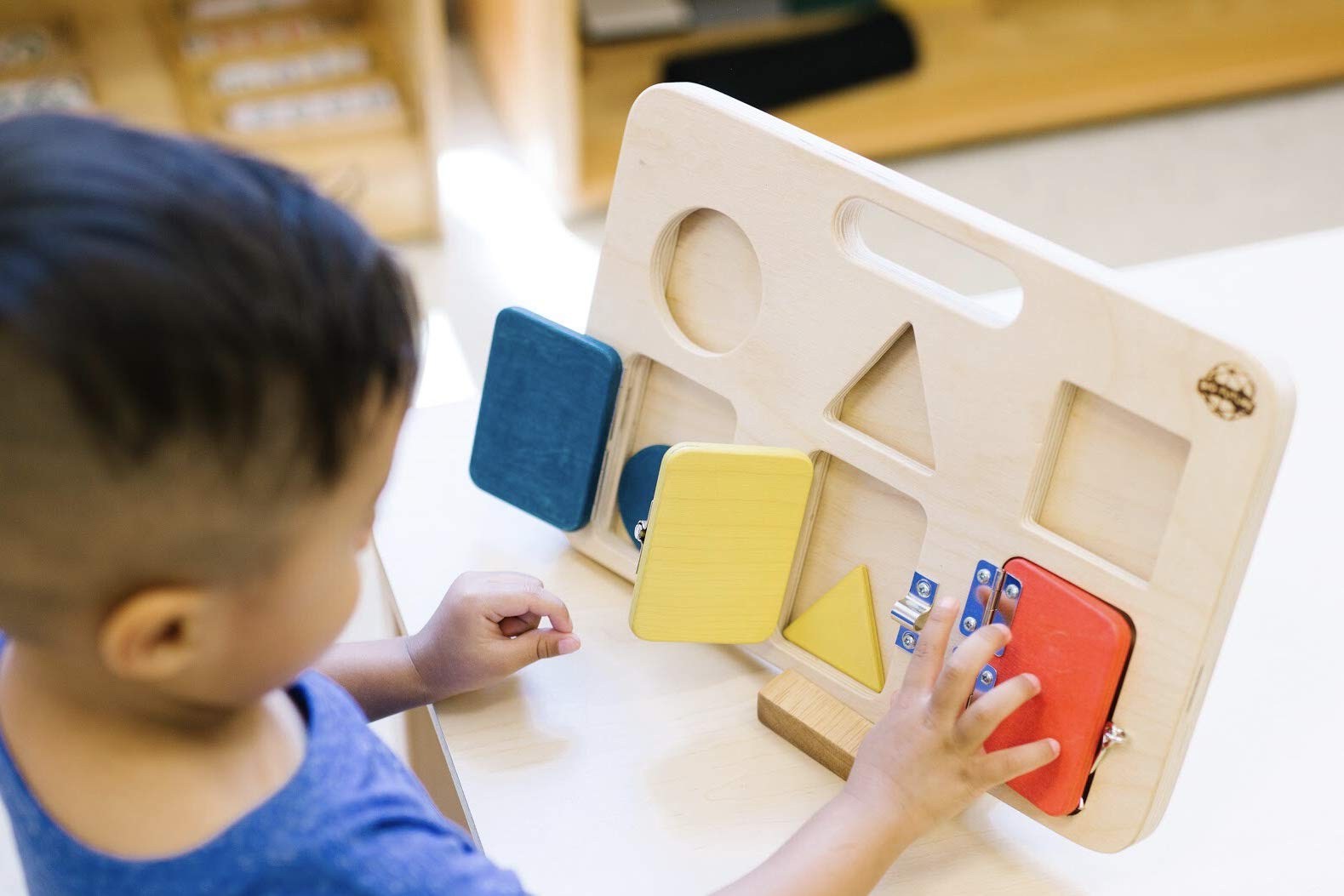 Montessori Busy Board for Toddlers - Shape Sorter - Latch Board - Educational Toy