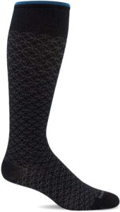 sockwell women's featherweight fancy moderate graduated compression sock, black multi - m/l