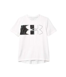 under armour split logo print fill short sleeve t-shirt, white (101)/black, youth x-small