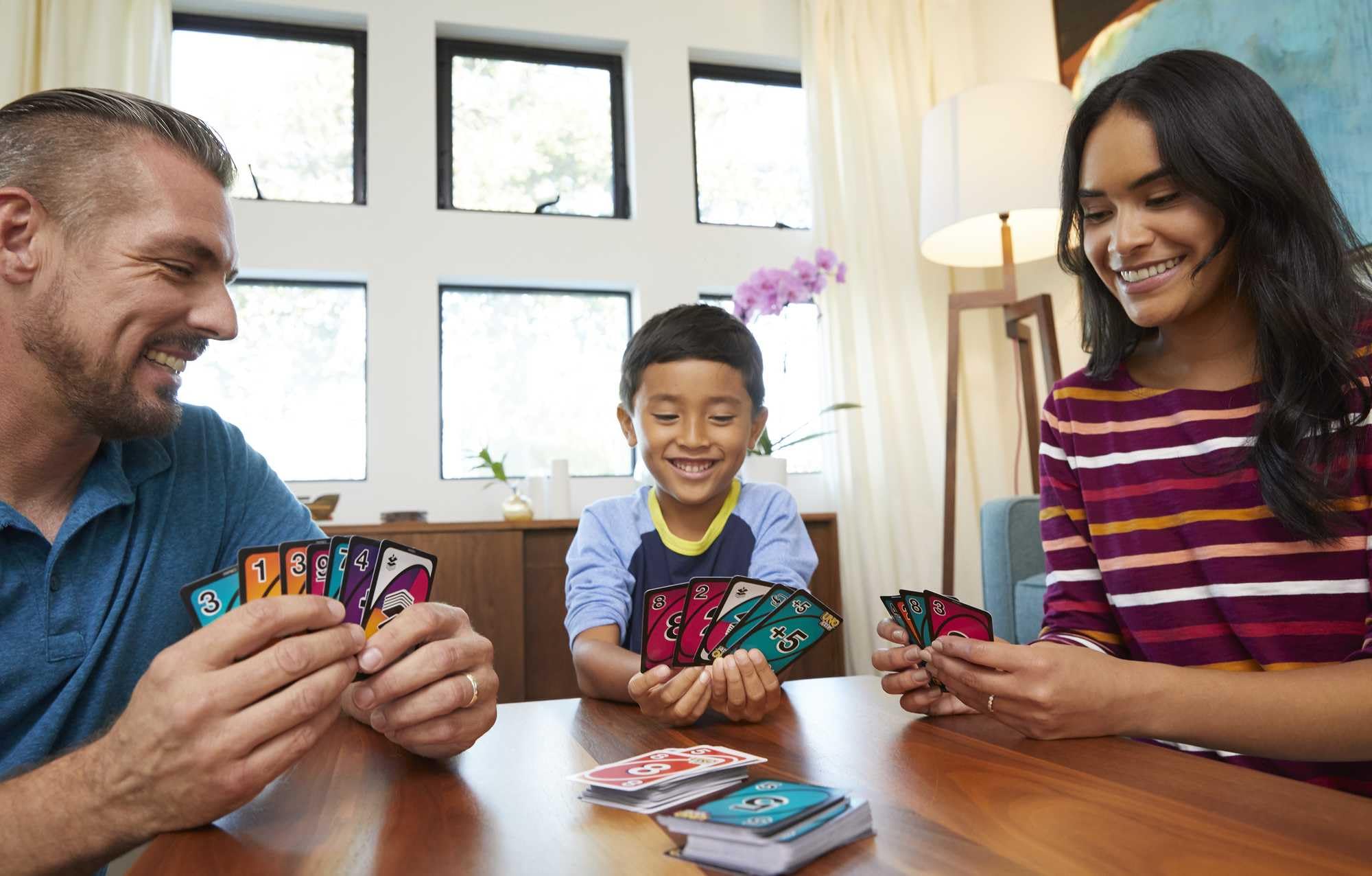 Mattel Games UNO Flip! Card Game for Kids, Adults & Family Night with Double-Sided Cards in Collectible Storage Tin (Amazon Exclusive)