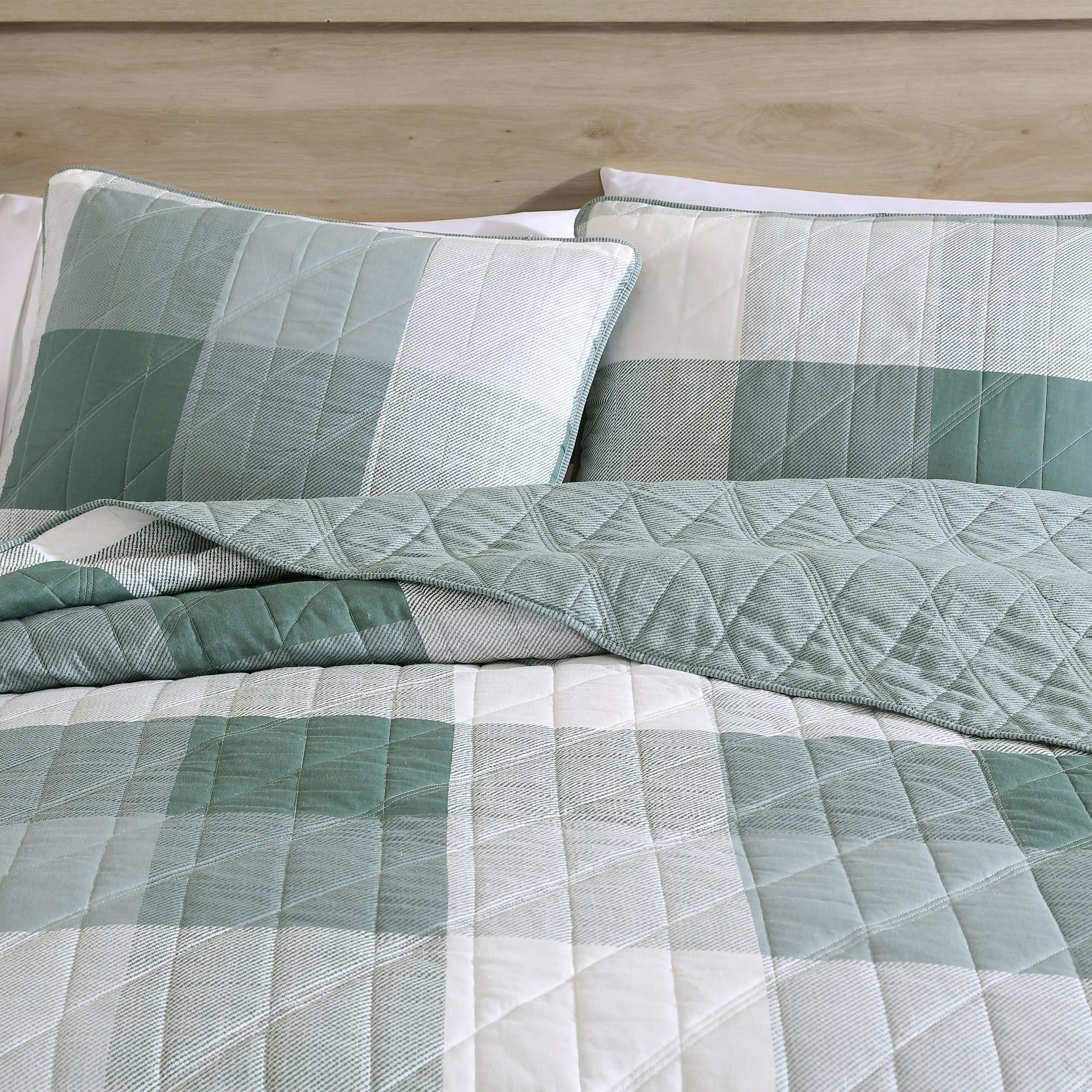 Eddie Bauer - King Quilt Set, Cotton Reversible Bedding with Matching Shams, Medium Weight Home Decor (Boulder Green, King)