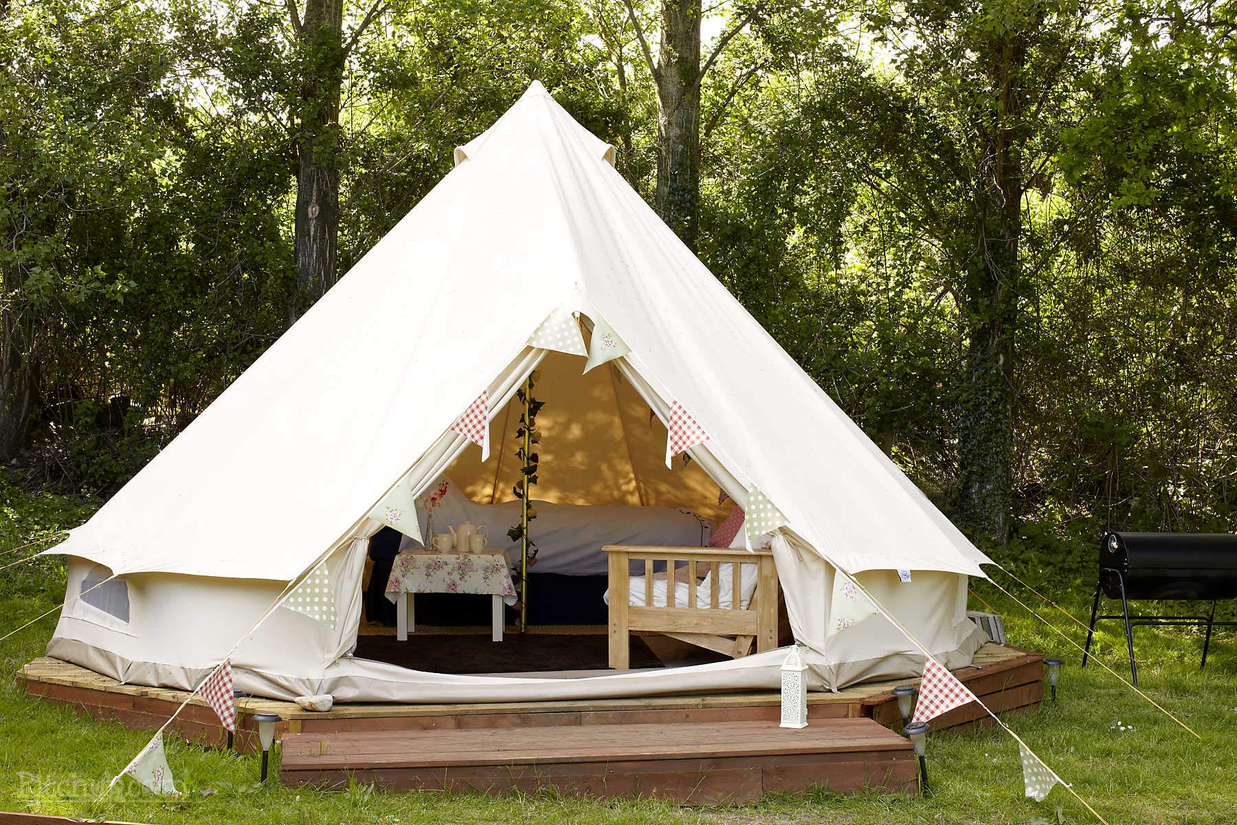 Outdoor Luxury Glamping Bell Tents for Boutique Camping and Occasional Family Camping Trips and Festivals and Human shelter for inhabiting or Leisure(Dia. 5meters)