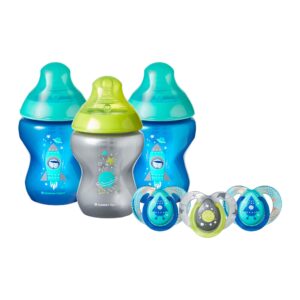 tommee tippee closer to nature boldly go gift set, 3x 9oz baby bottles, 3x 6-18mo pacifiers, slow flow breast-like nipple