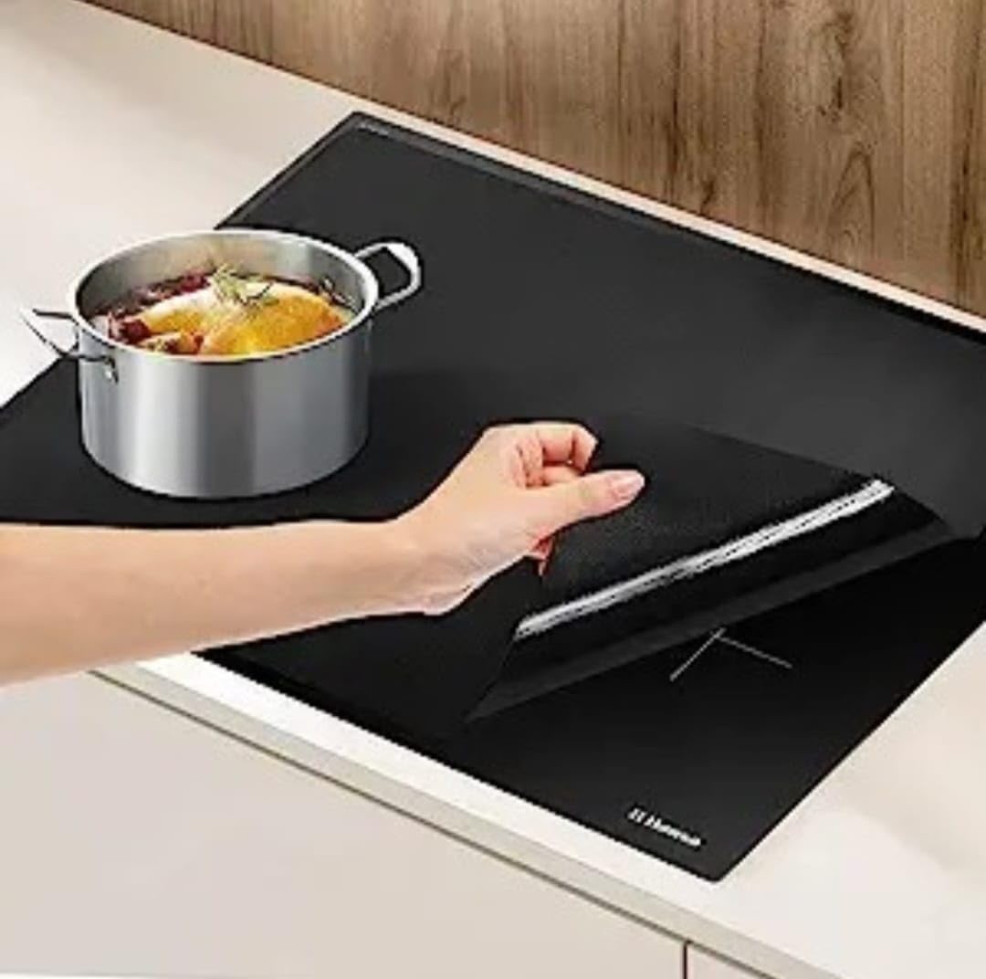 U´re made 4 cooking - Large Induction Cooktop Protector Mat 28.34" x 20.47", Magnetic Electric Stove Cover Antistrike/Antiscratch Glass Top Stove Cover. Max temperature resistance 425℉.