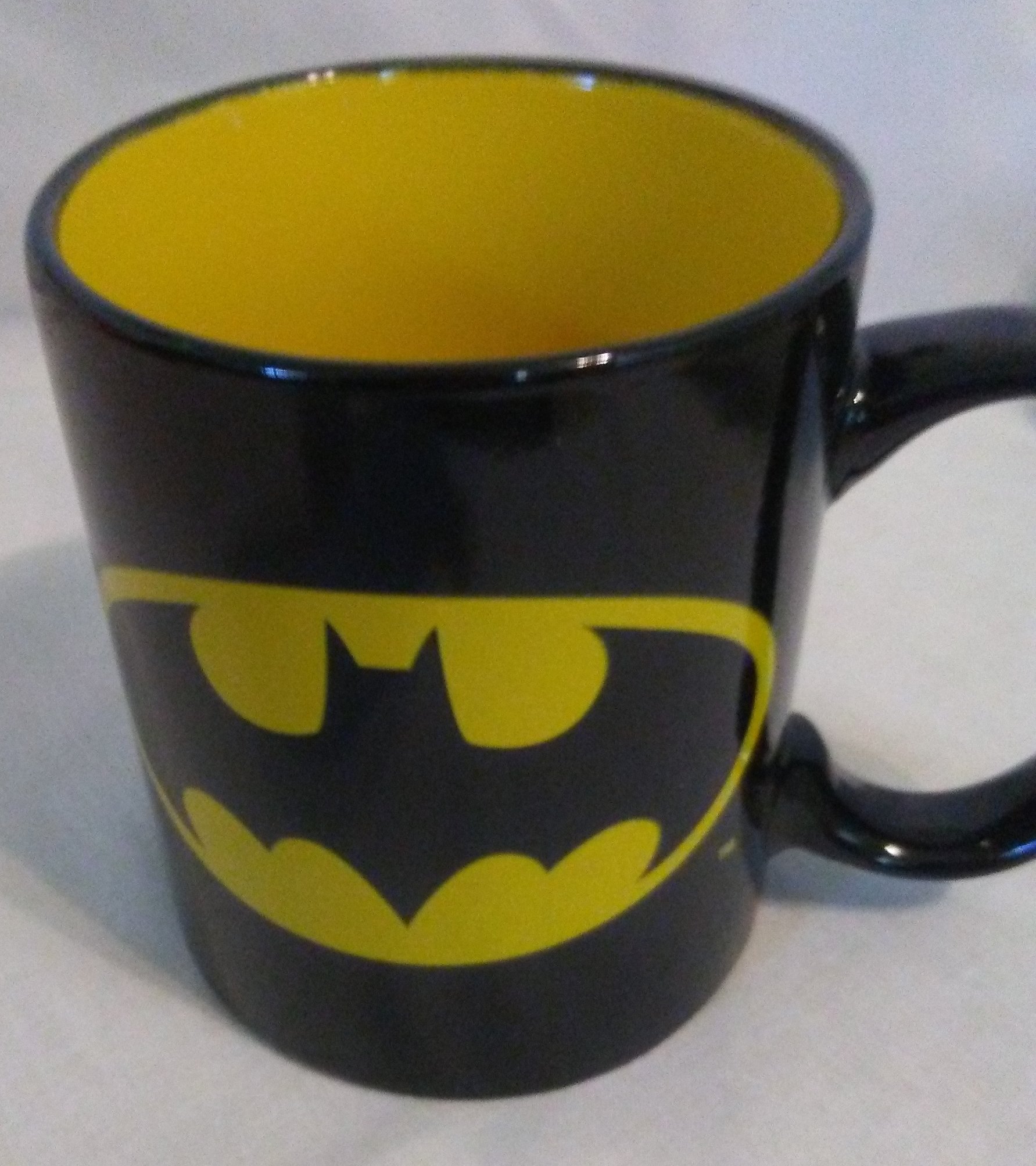 DC Batman 1-Cup Coffee Maker with Mug by Warner Bros - Single Serve Drip Coffee Machine - Features Removable Filter Basket & Drip Tray - Includes Batman Mug - 12 Oz Mug