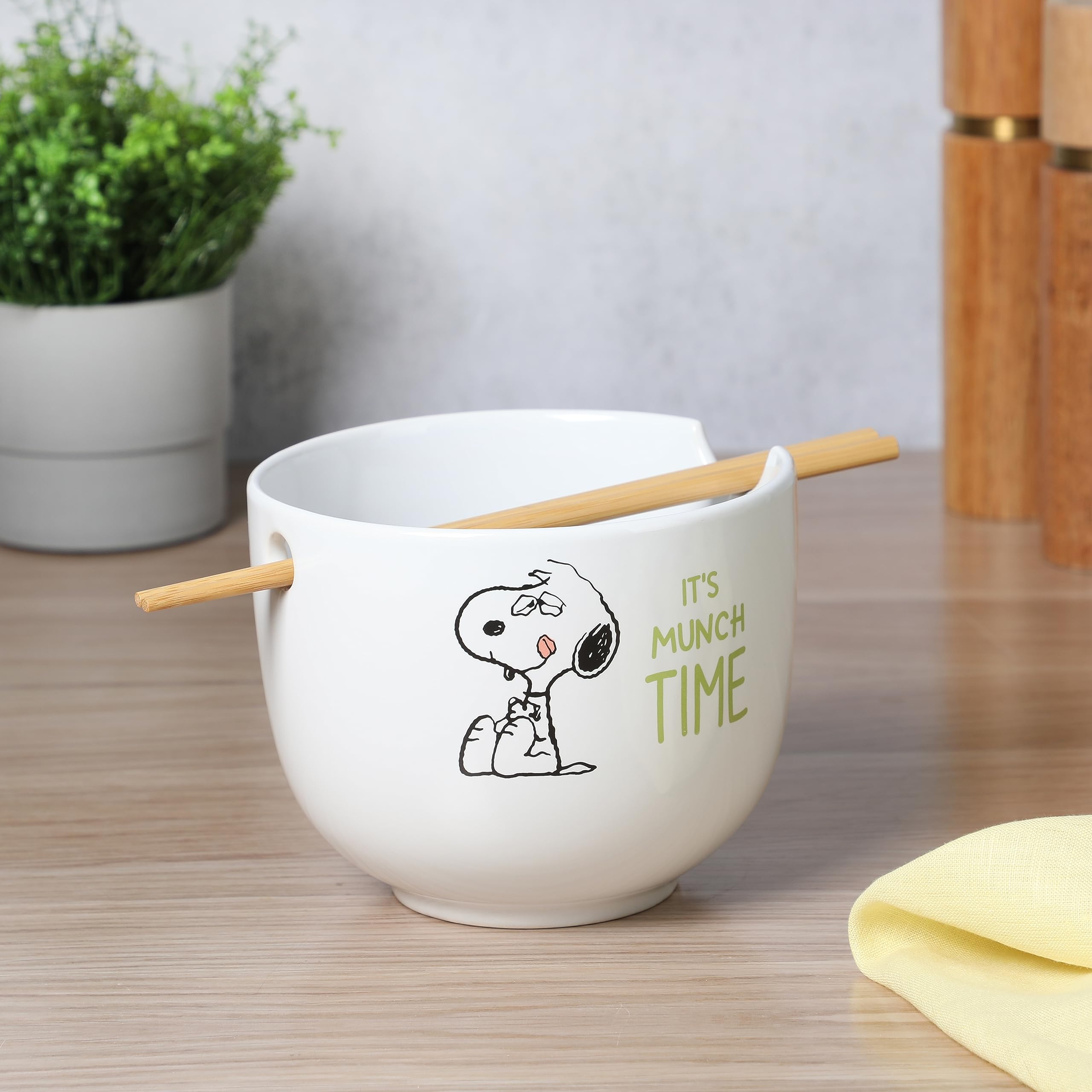 Peanuts Snoopy 6" Munch Ramen Stoneware Noodle Bowl w/Chopsticks