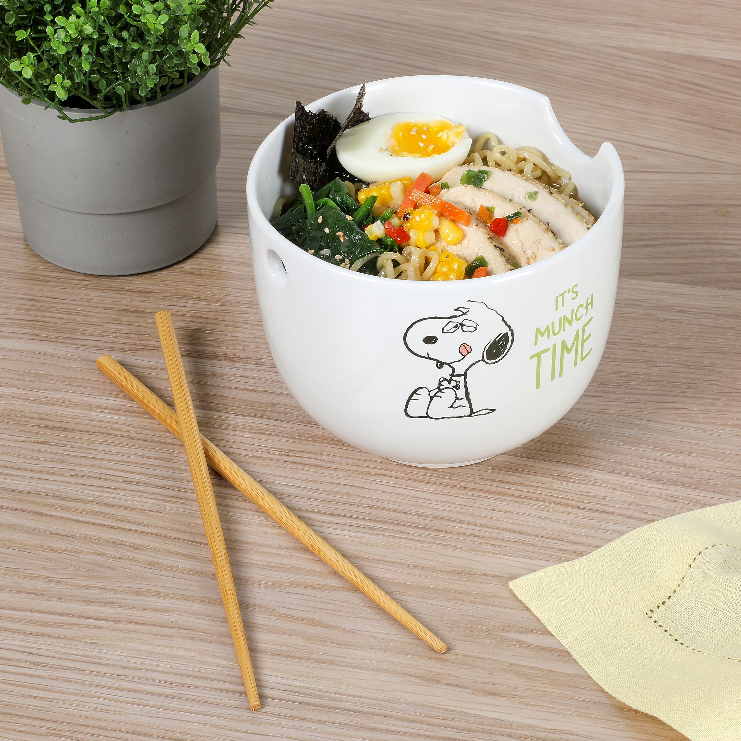 Peanuts Snoopy 6" Munch Ramen Stoneware Noodle Bowl w/Chopsticks