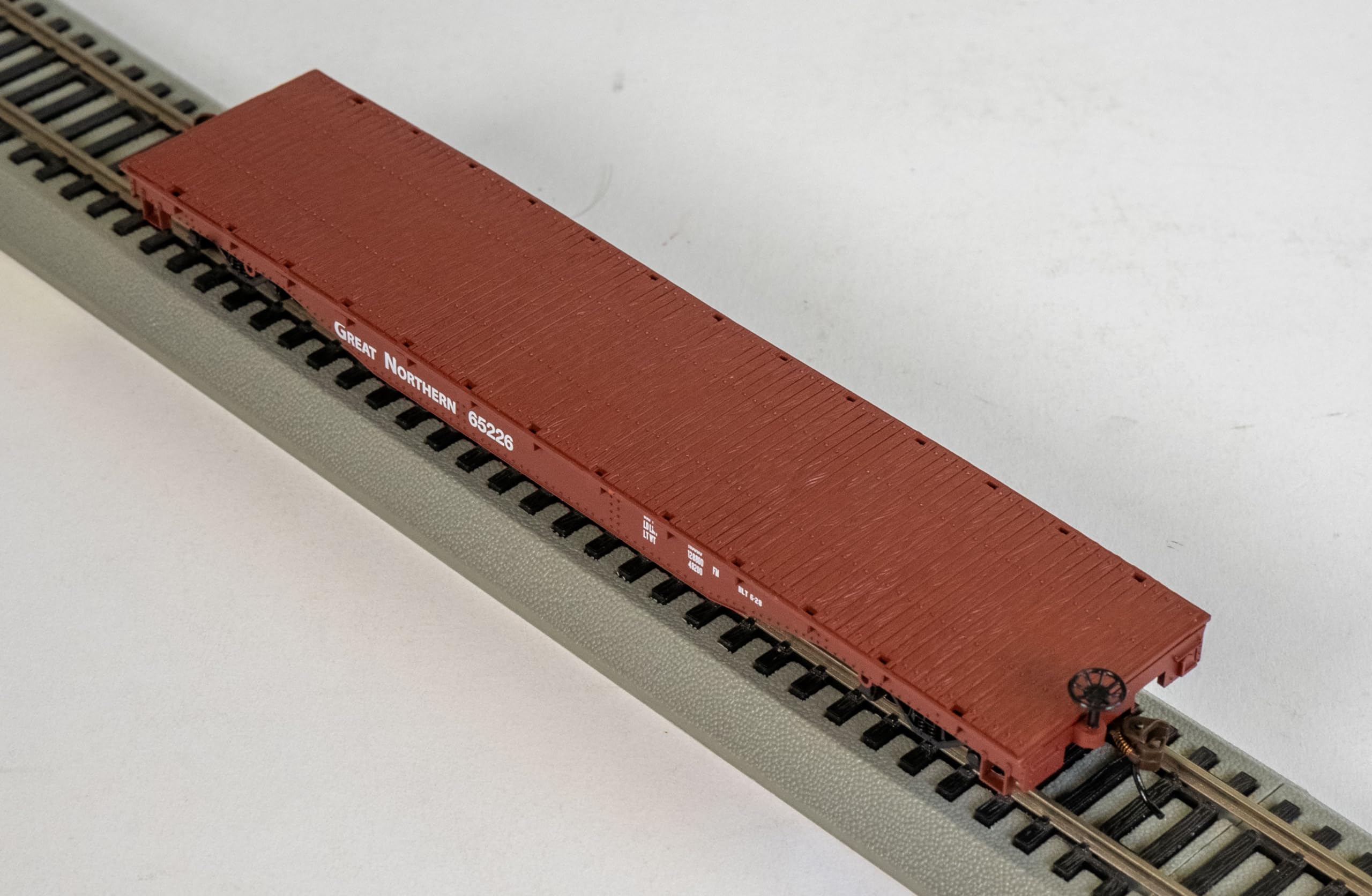 Bachmann Trains - 52' Flat Car - Great Northern #65226 - HO Scale