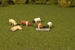 bachmann trains 33168 scene scapes figures - pigs (7pcs/pack) - o scale, prototypical colors