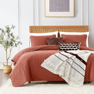 roaringwild california cal king size quilt bedding sets with pillow shams, burnt orange oversized lightweight soft bedspread coverlet, 3 pieces, 118x106 inches, all season