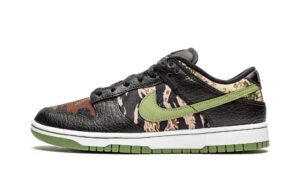 nike mens dunk low dh0957 001 black multi-camo - size 10