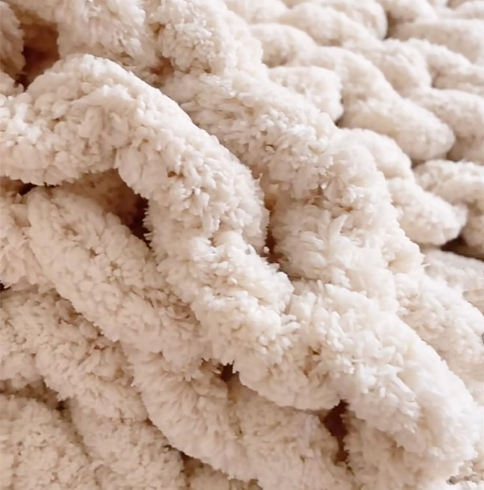 Chunky Chenille Yarn for Blanket 4lb, Beige 8 Pack Super Bulky Soft Thick Fluffy Jumbo Giant Washable Polyester Big Yarn for Hand Knitting Extreme DIY Arm Knitting Throw Rugs Pillow 64oz