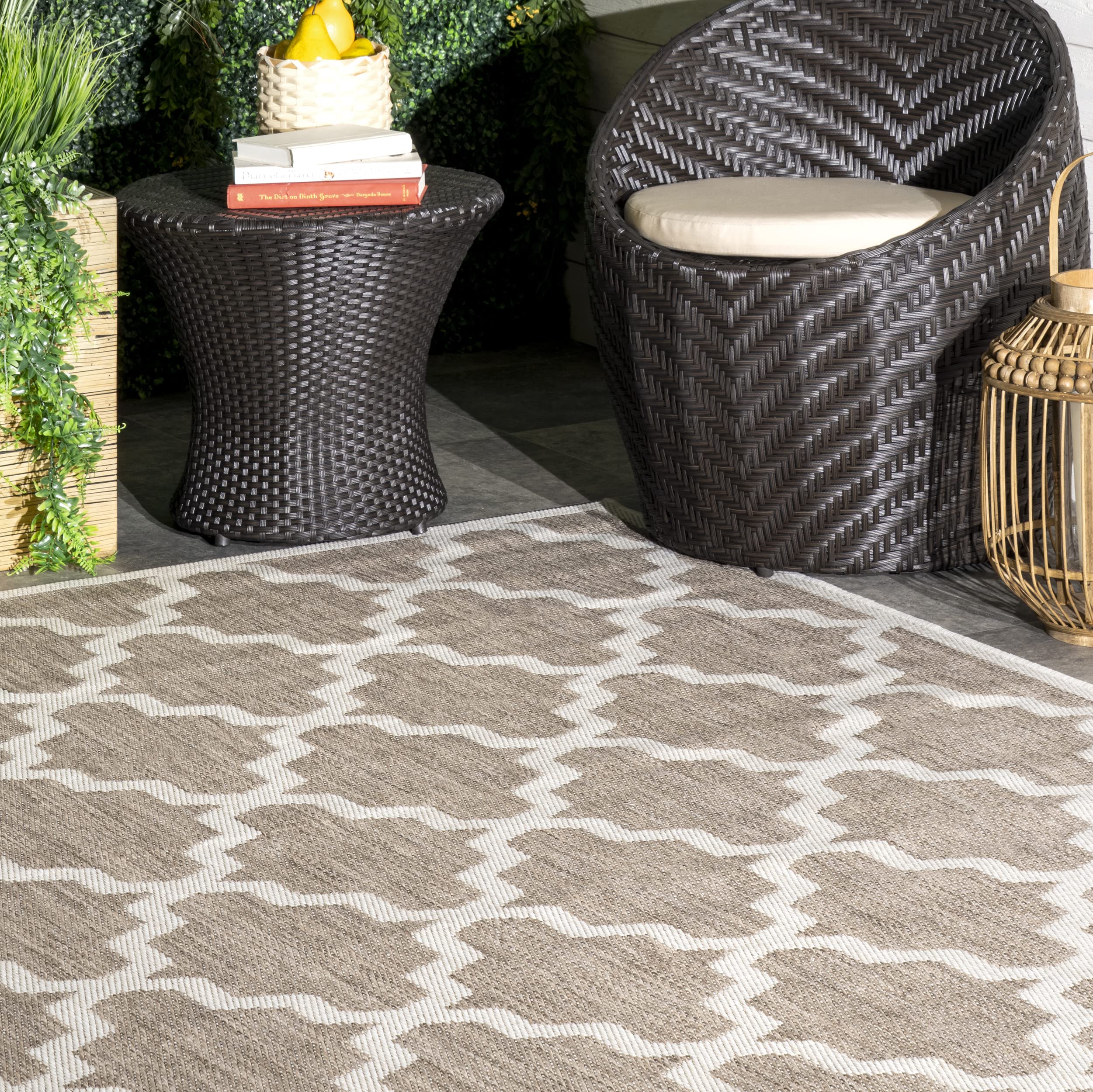 nuLOOM Gina Lattice Indoor/Outdoor Accent Rug, 2' x 3', Taupe, Rectangular, 0.1" Thick