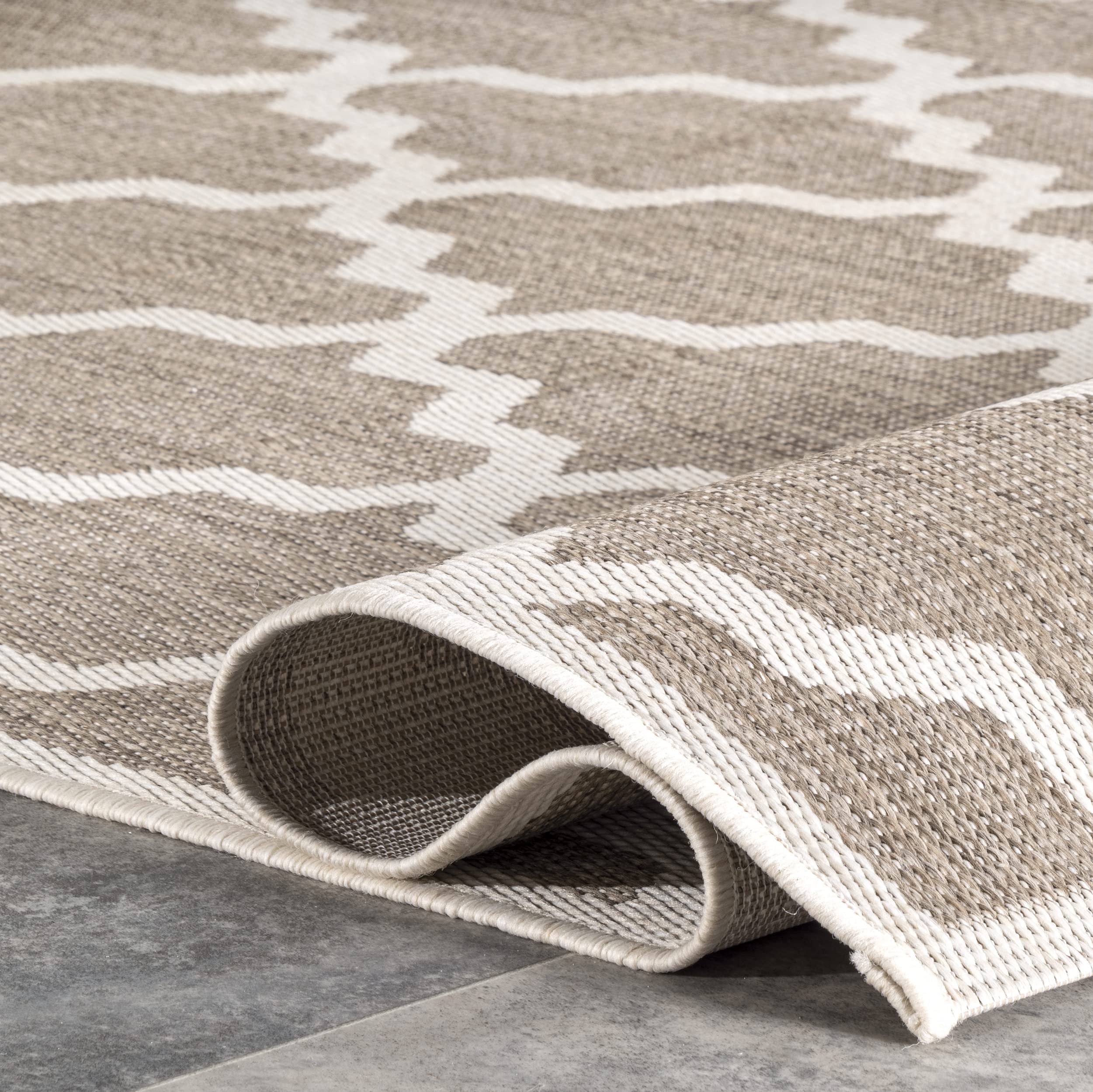 nuLOOM Gina Lattice Indoor/Outdoor Accent Rug, 2' x 3', Taupe, Rectangular, 0.1" Thick