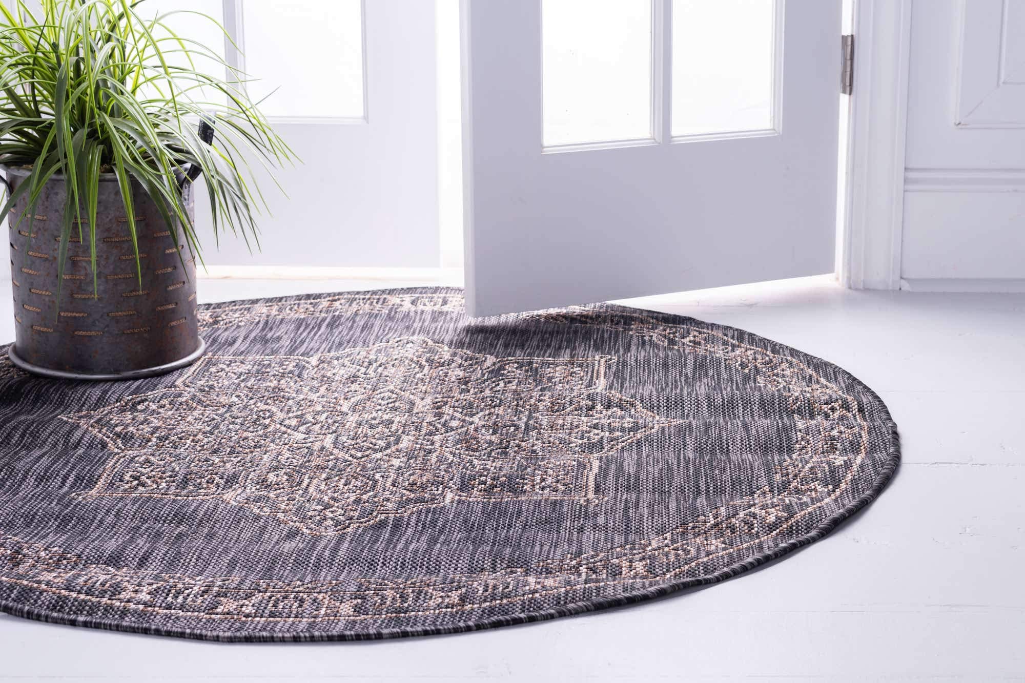 Unique Loom Outdoor Traditional Collection Area Rug - Antique (4' 1" Round, Charcoal Gray/ Natural)