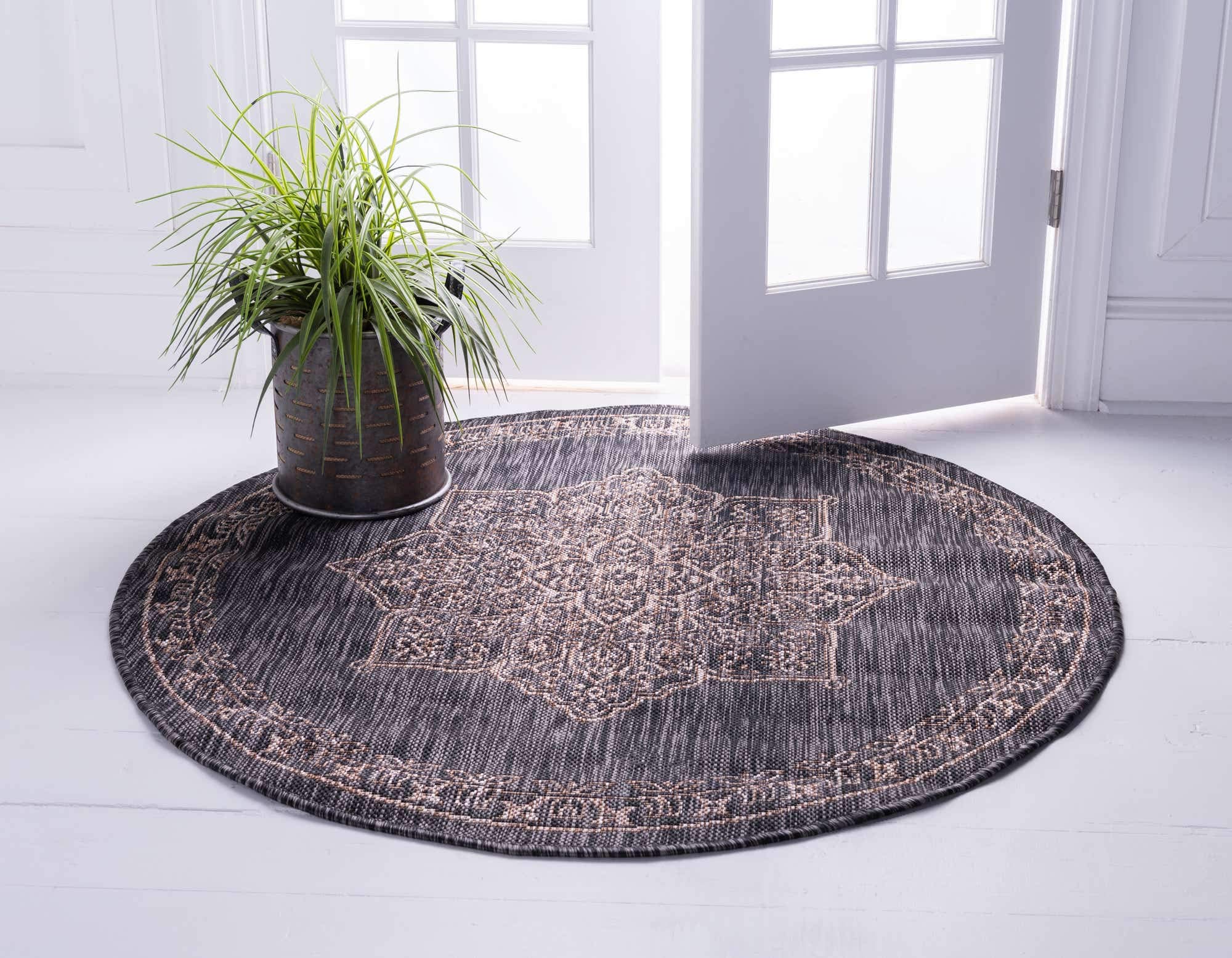 Unique Loom Outdoor Traditional Collection Area Rug - Antique (4' 1" Round, Charcoal Gray/ Natural)